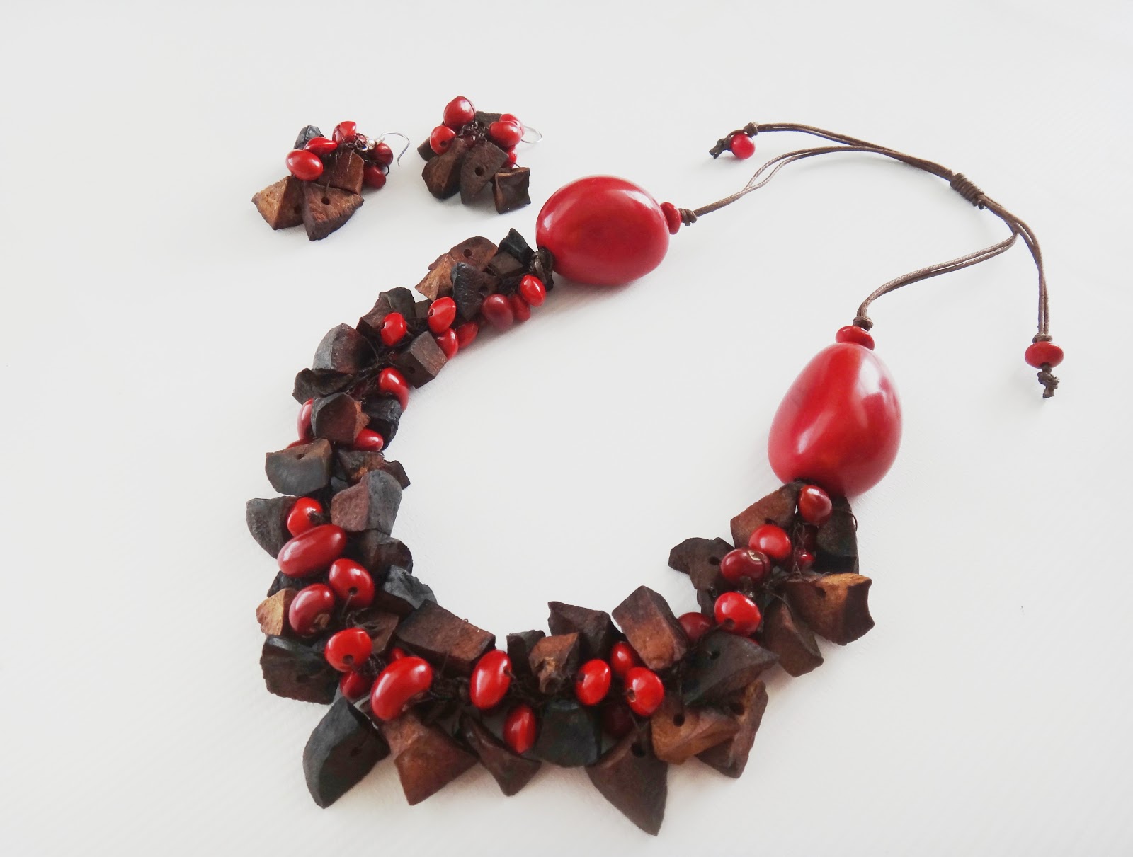 Irma Guzman Eco Jewelry: The tagua nut: the vegetable ivory