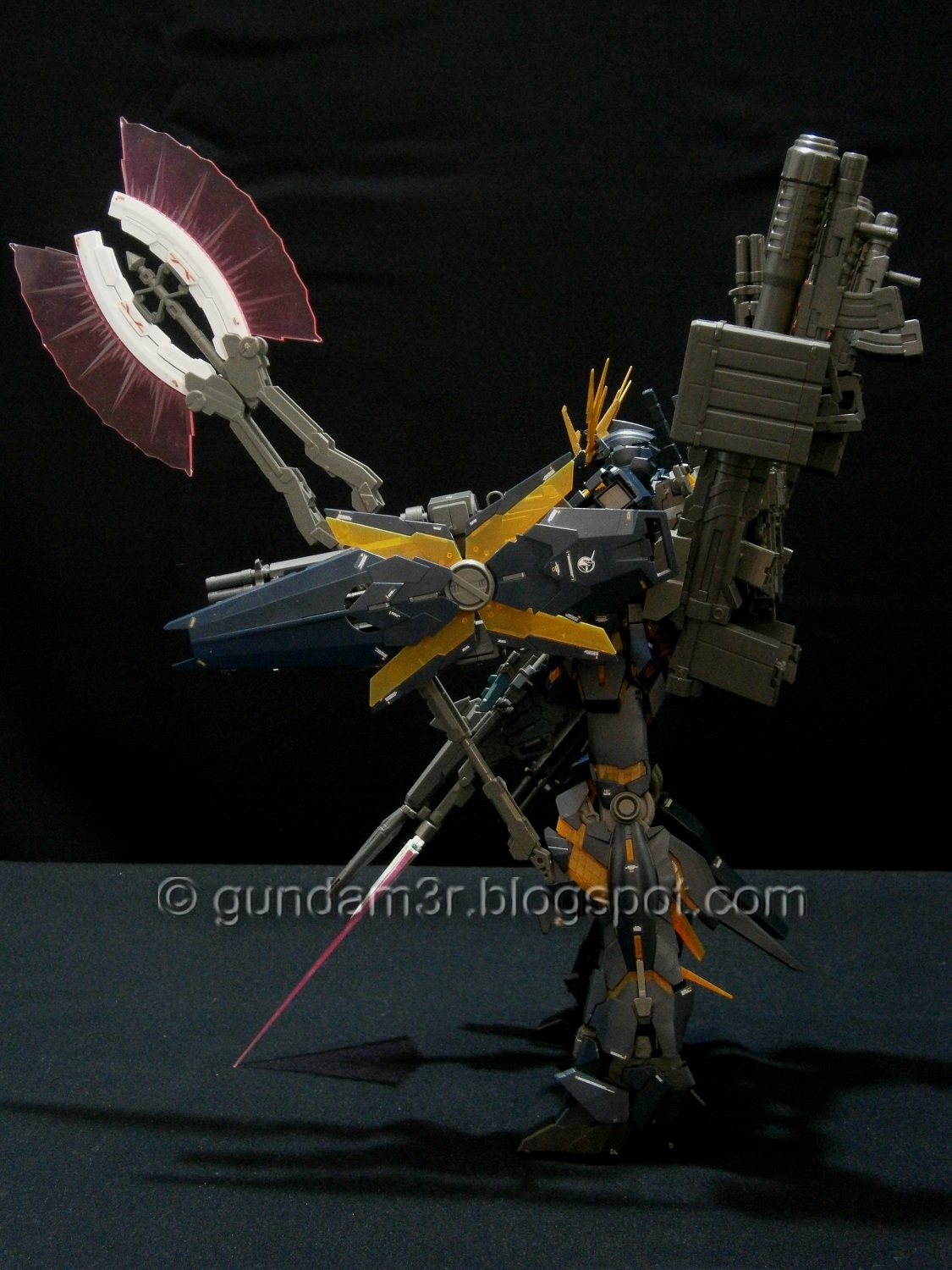 Unicorn Gundam 02 Banshee (Destroy Mode) MG Review Part 4