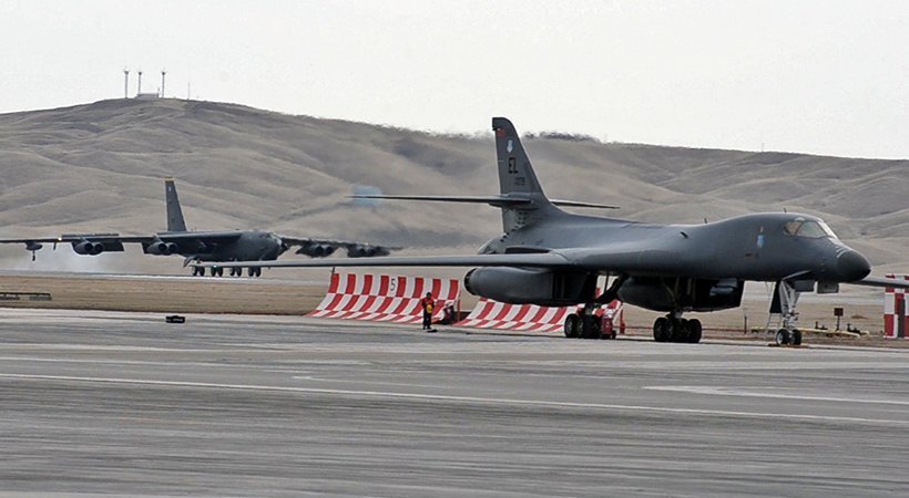 What Plane Will The U.S. Air Force Choose To Be Its New 'Flying Arsenal ...