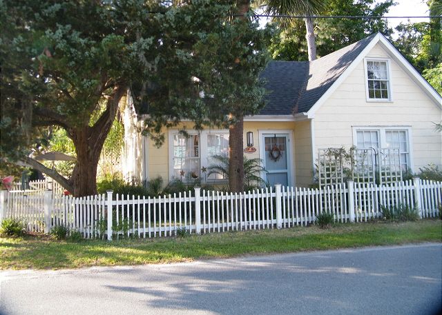 Fifi Flowers: House... Cottage Painting