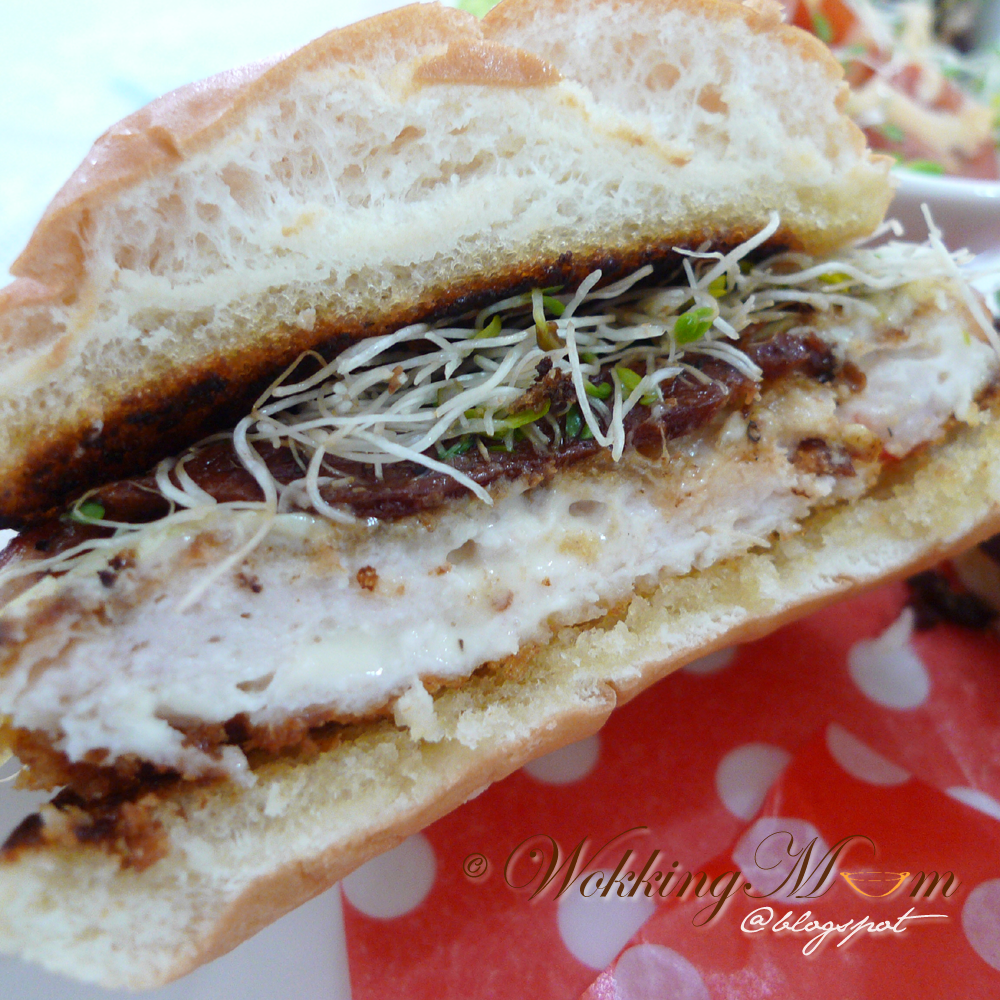 Let's get Wokking!: { Cheesy Chicken Burger } 芝士鸡肉汉堡 | Singapore Food ...