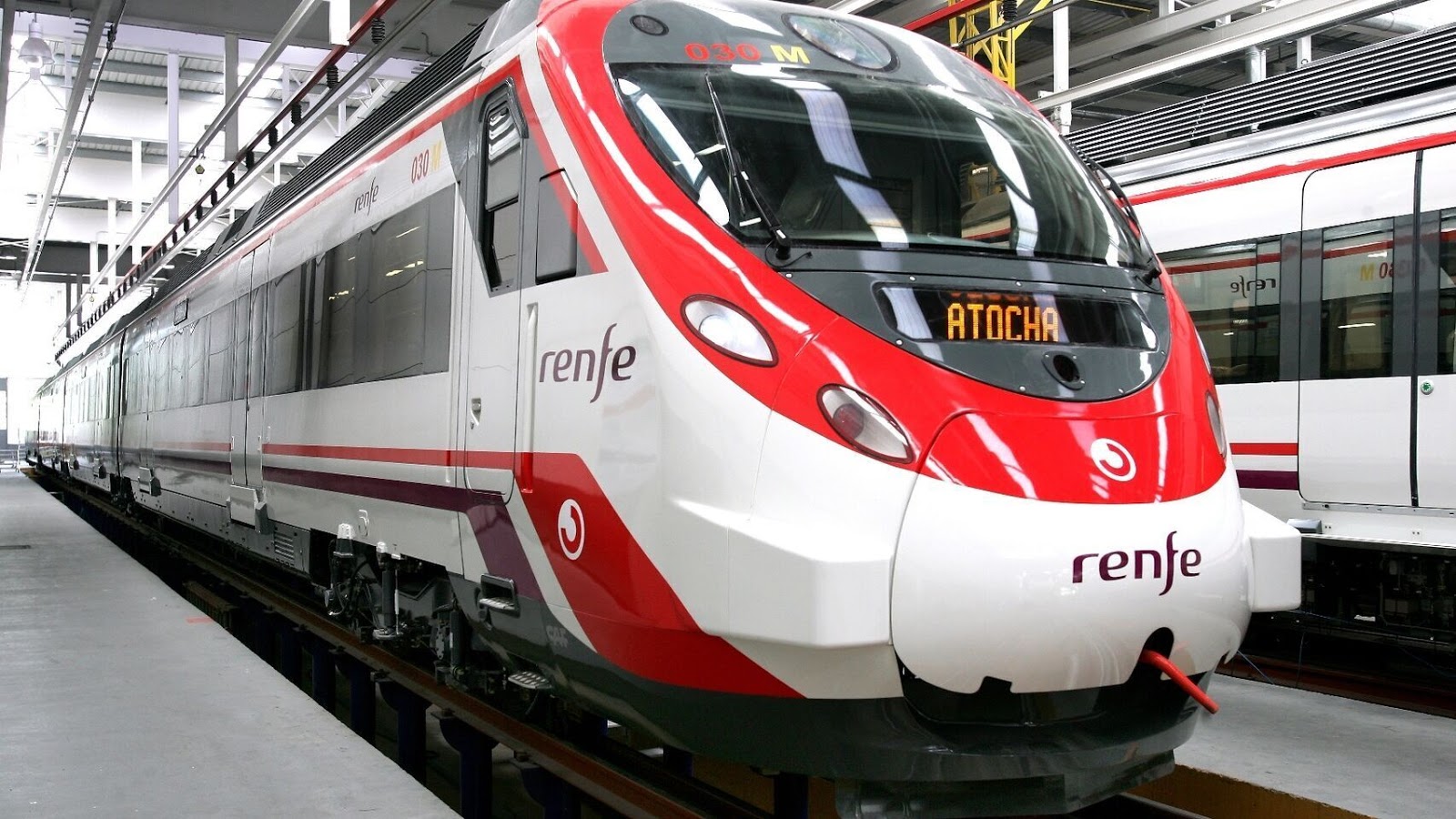 Trenes y tiempos: Las tracciones térmica y eléctrica en RENFE (CIII ...