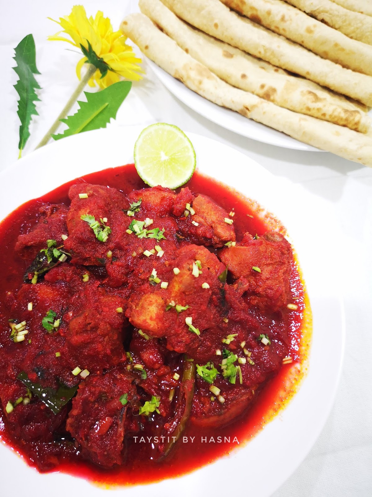 Taystit by Hasna: Beetroot Chicken Curry
