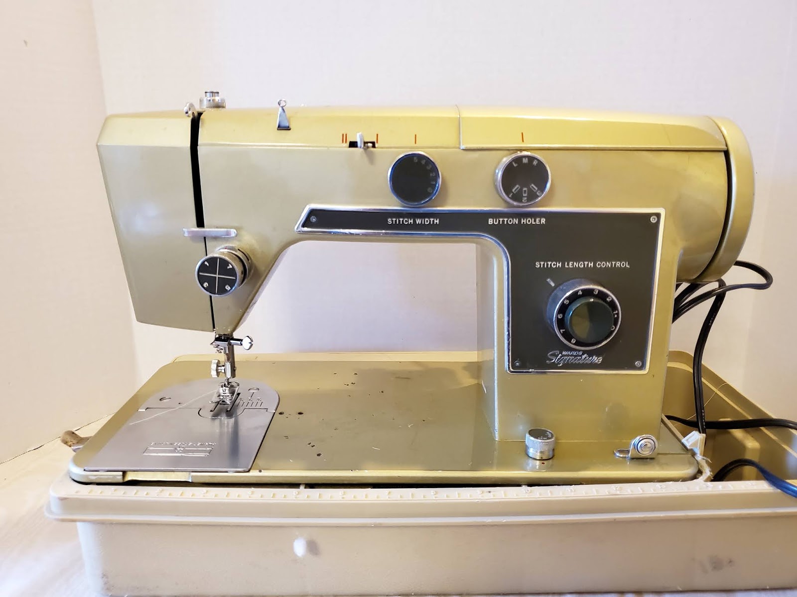 DragonPoodle Studio: Wards Signature Multi-Stitch Machine