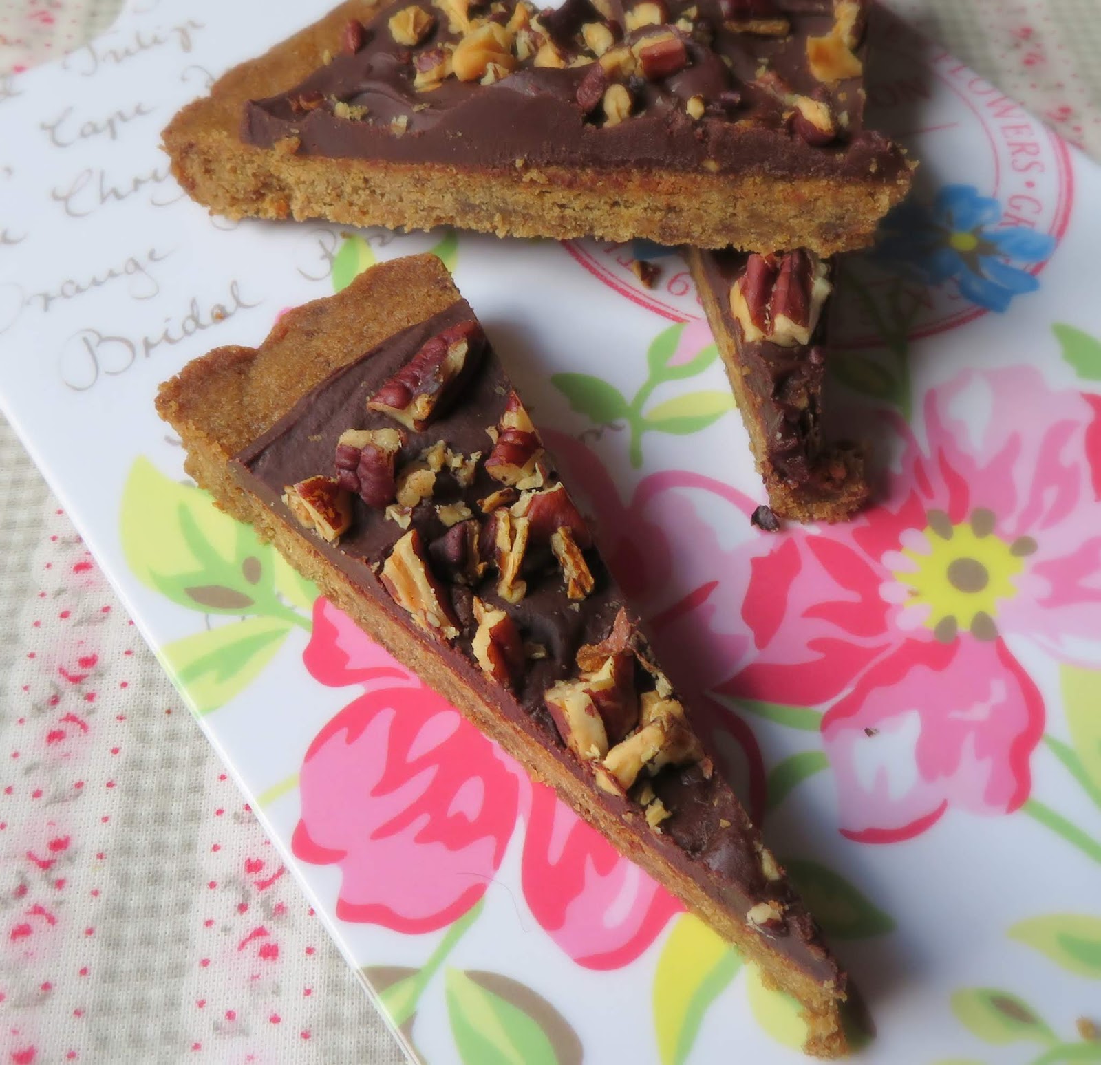 Crisp Toffee Pecan Short Breads | The English Kitchen