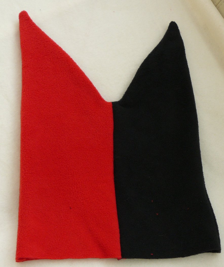 The Alchymyst's Study: Harley Quinn Fleece Jester Hat Tutorial