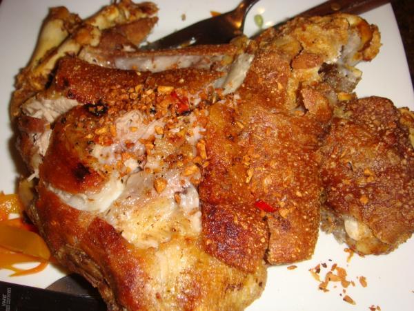 Pinoysrecipes: Crispy Pata (Fried Pork Legs)