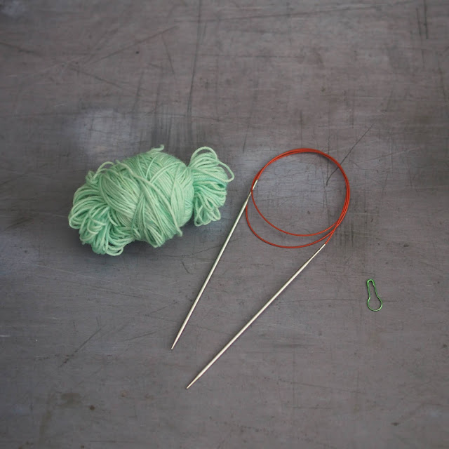 Photo & Video Tutorial: Magic Loop Cast-On - Hardybarn Designs