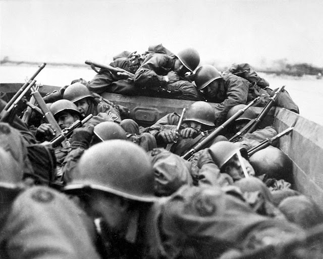Asian Defence News: American soldiers crossing the Rhine river in ...