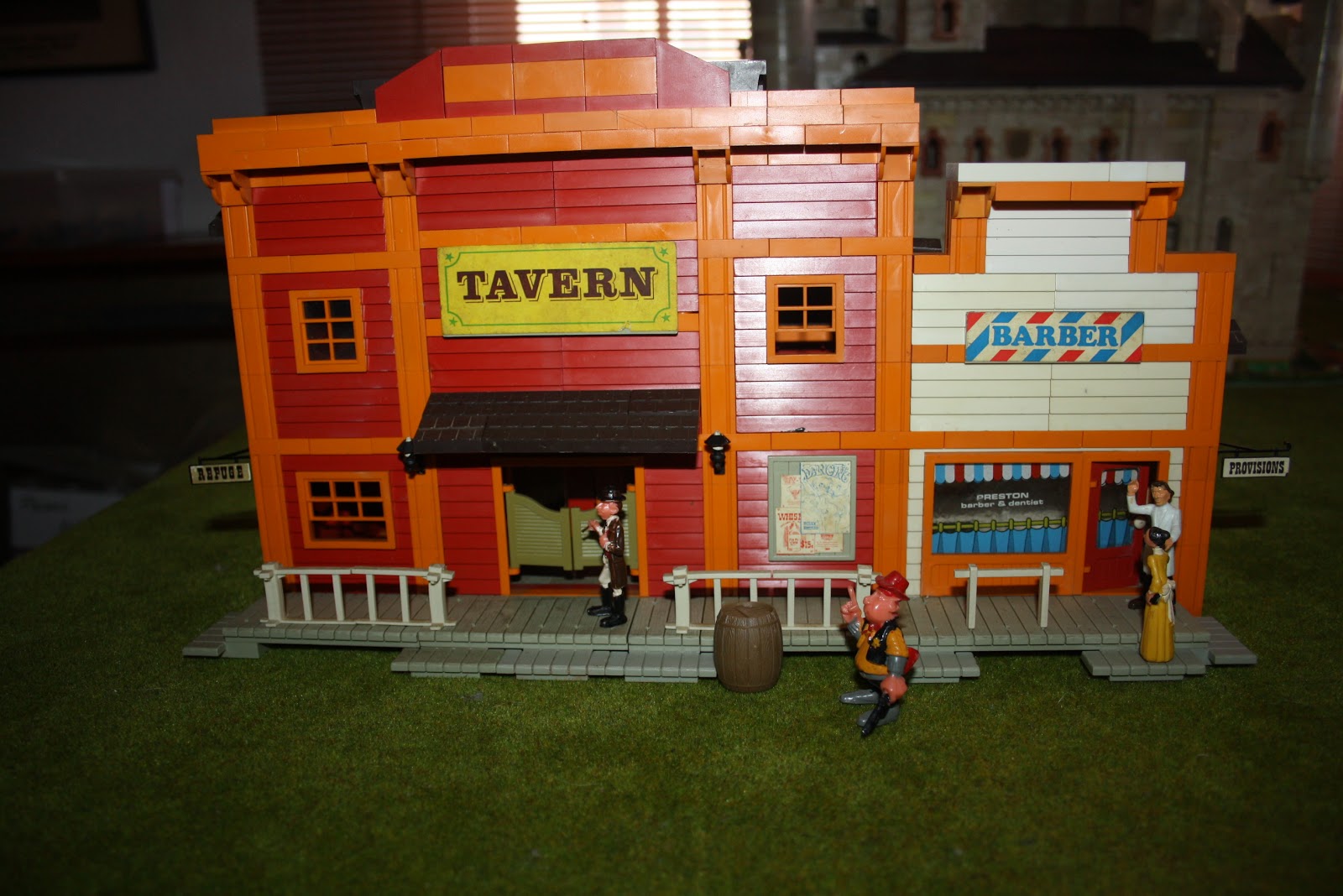 EXIN CASTILLOS & EXIN WEST: TABERNA BARBERIA II