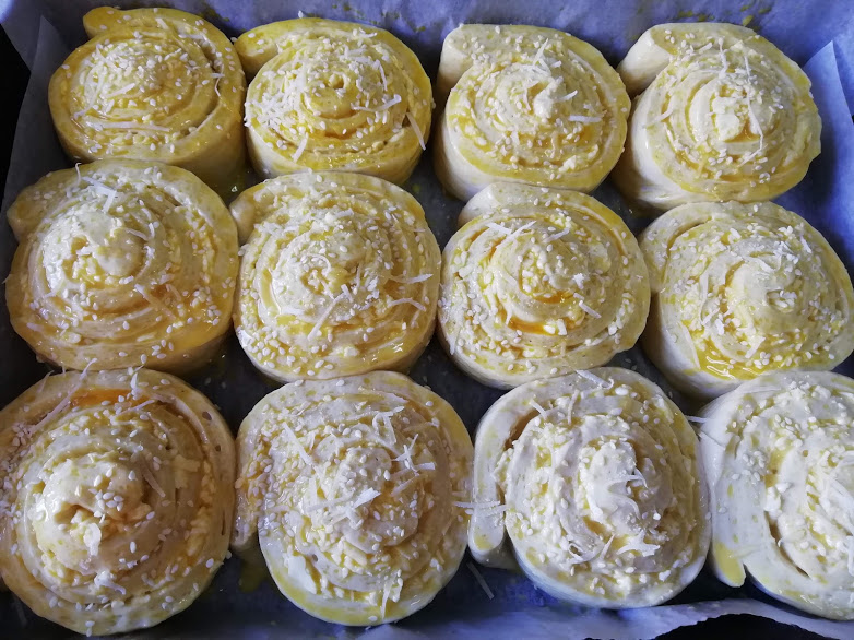 Hellena ...din bucataria mea...: Melci cu cas de oaie sau branza telemea