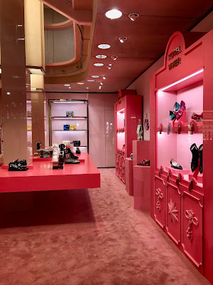 RetailStoreWindows.com: Roger Vivier, Paris