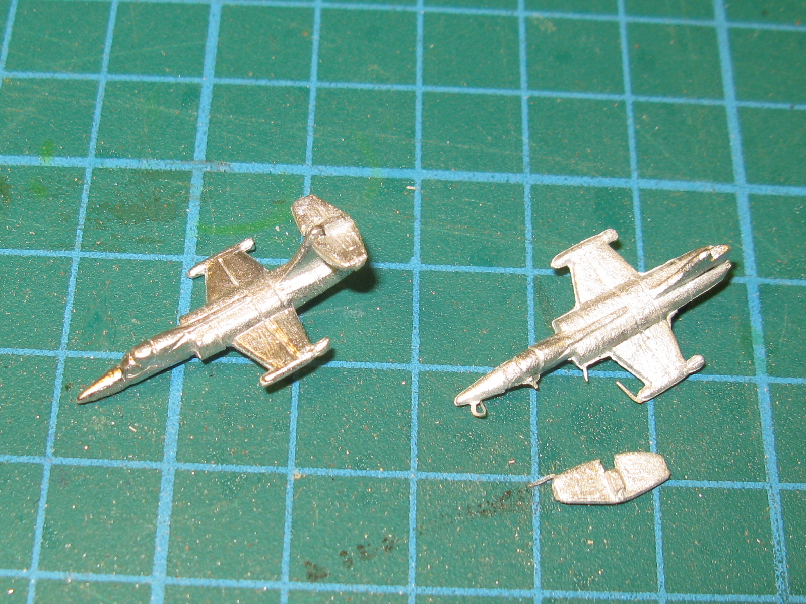 Jim's Wargames Workbench: Home Made Flight Stands How to..?