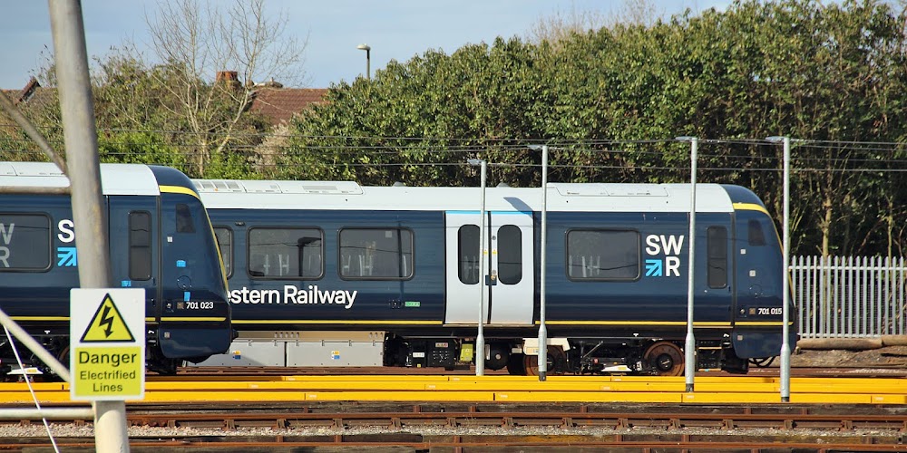 47s and other Classic Power at Southampton: Class 701 units at ...