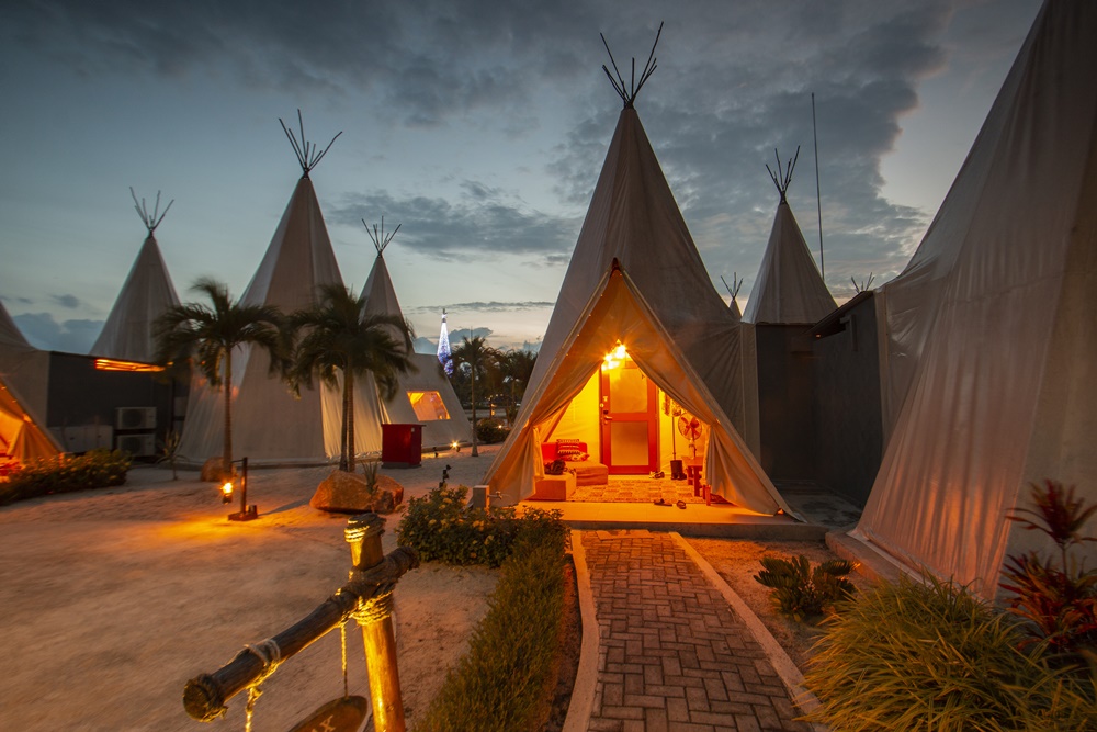The ANMON Resort Penginapan Mewah Ala Mongolian Tent di Bintan ...
