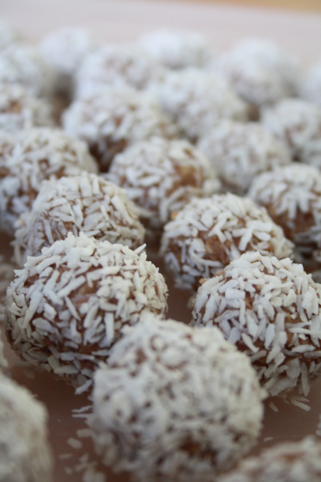 Clina Svenskon: Kokosbollar med äkta vanilj