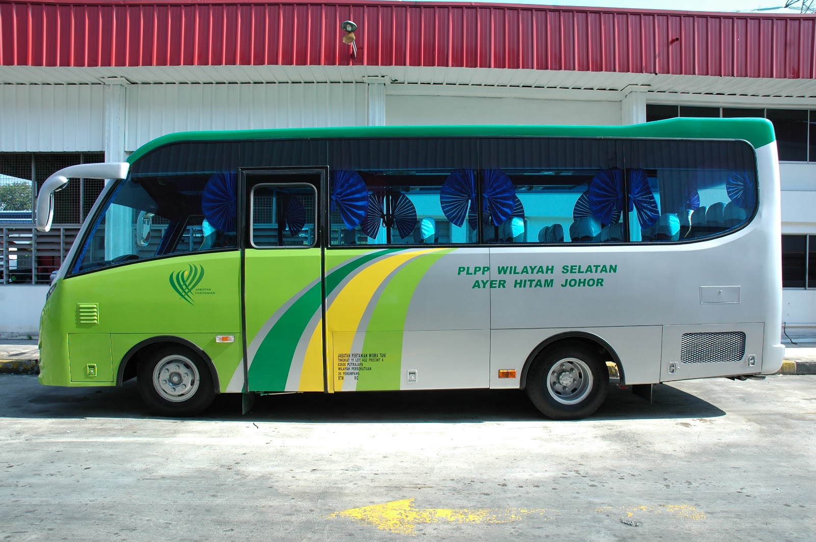 ISUZU TRUCK IN MALAYSIA: ISUZU 20-30 SEATER MINI BUS