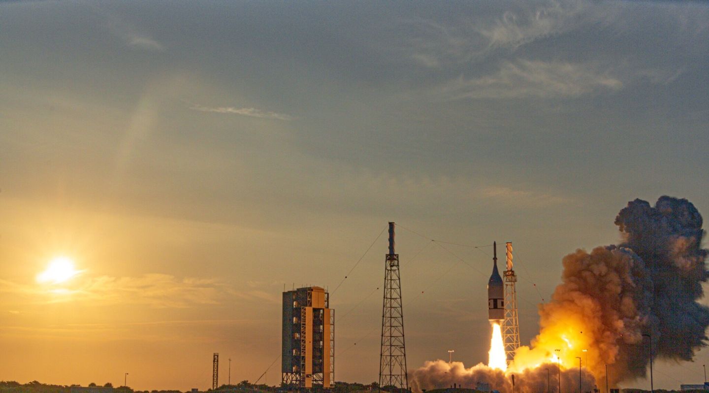 The Silicon Graybeard: NASA's Orion Spacecraft Takes Next Step to ...