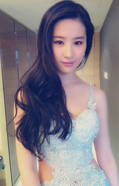 Celebrity Pics Liu Yifei Sexy In Blue