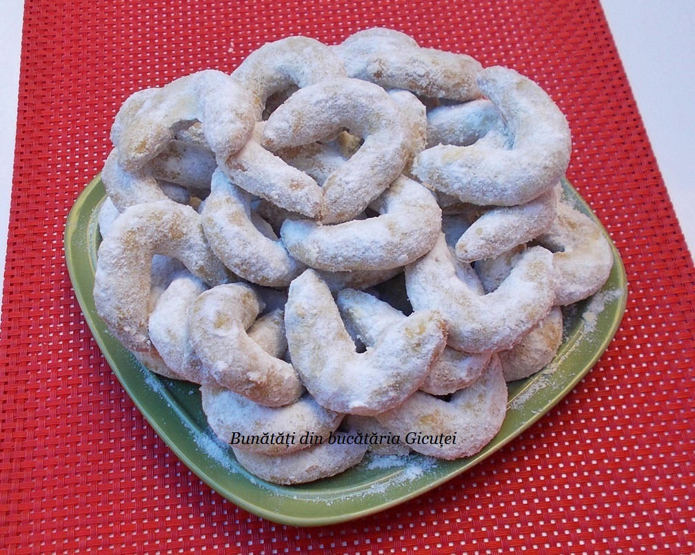 Cornulete fragede cu rahat - Bunătăți din bucătăria Gicuței