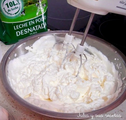JULIA Y SUS RECETAS: Cómo montar nata y que no se baje