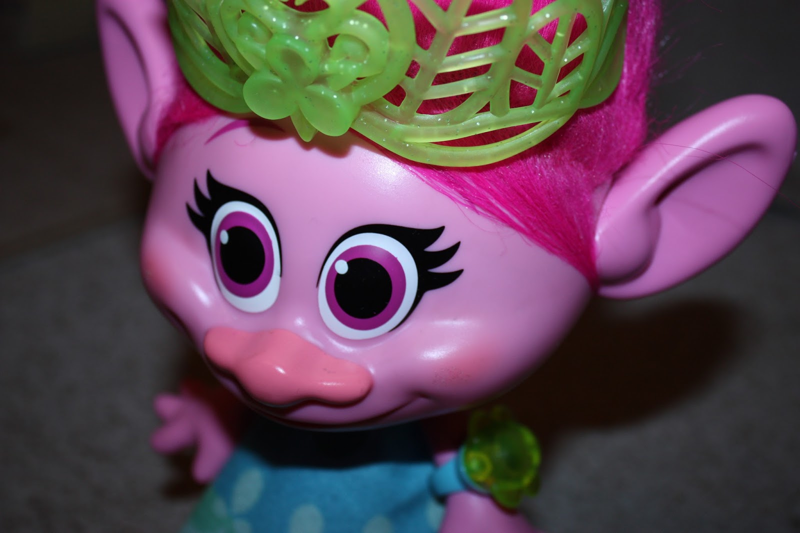 Mellow Mummy: Hug Time Poppy Trolls Review : Taking life as it comes...