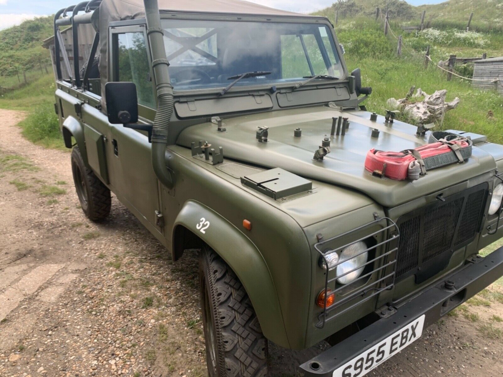 Landrover Defender: LAND ROVER DEFENDER 110 WOLF REMUS MILITARY 300TDI