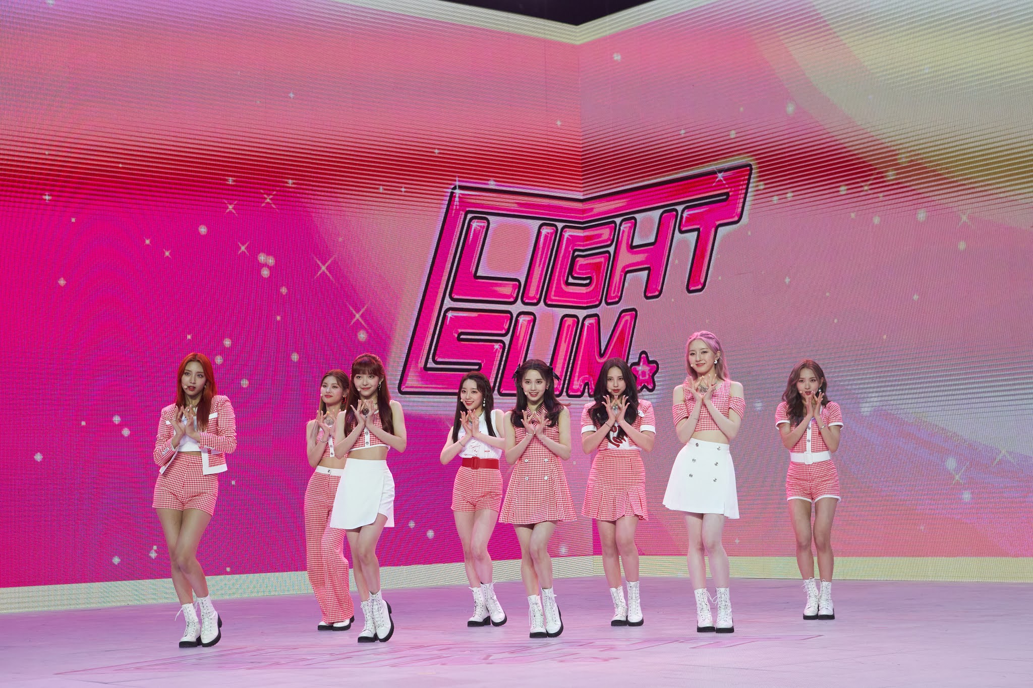 LIGHTSUM, 8-Member Girl Group Shows Girl-Crush Charms in Debut Single ...