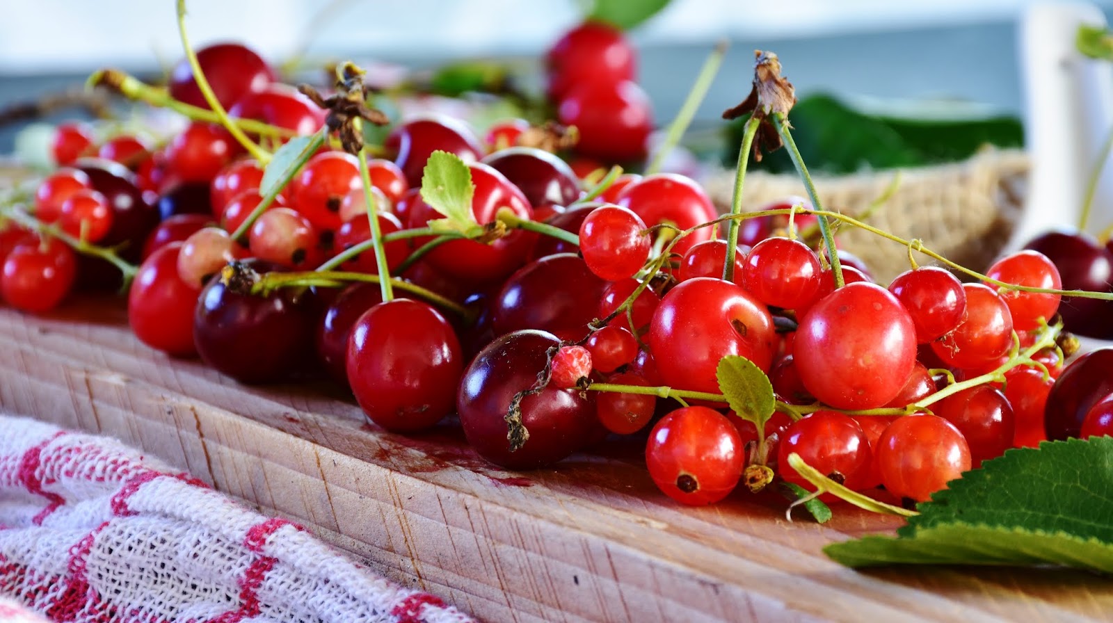 Cherry benefits for your health and beauty - types of skin problems on face