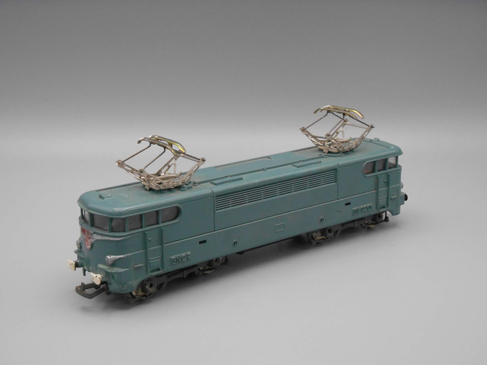 Le site de RAIL91: Transformation de la BB 9200 Jouef #1