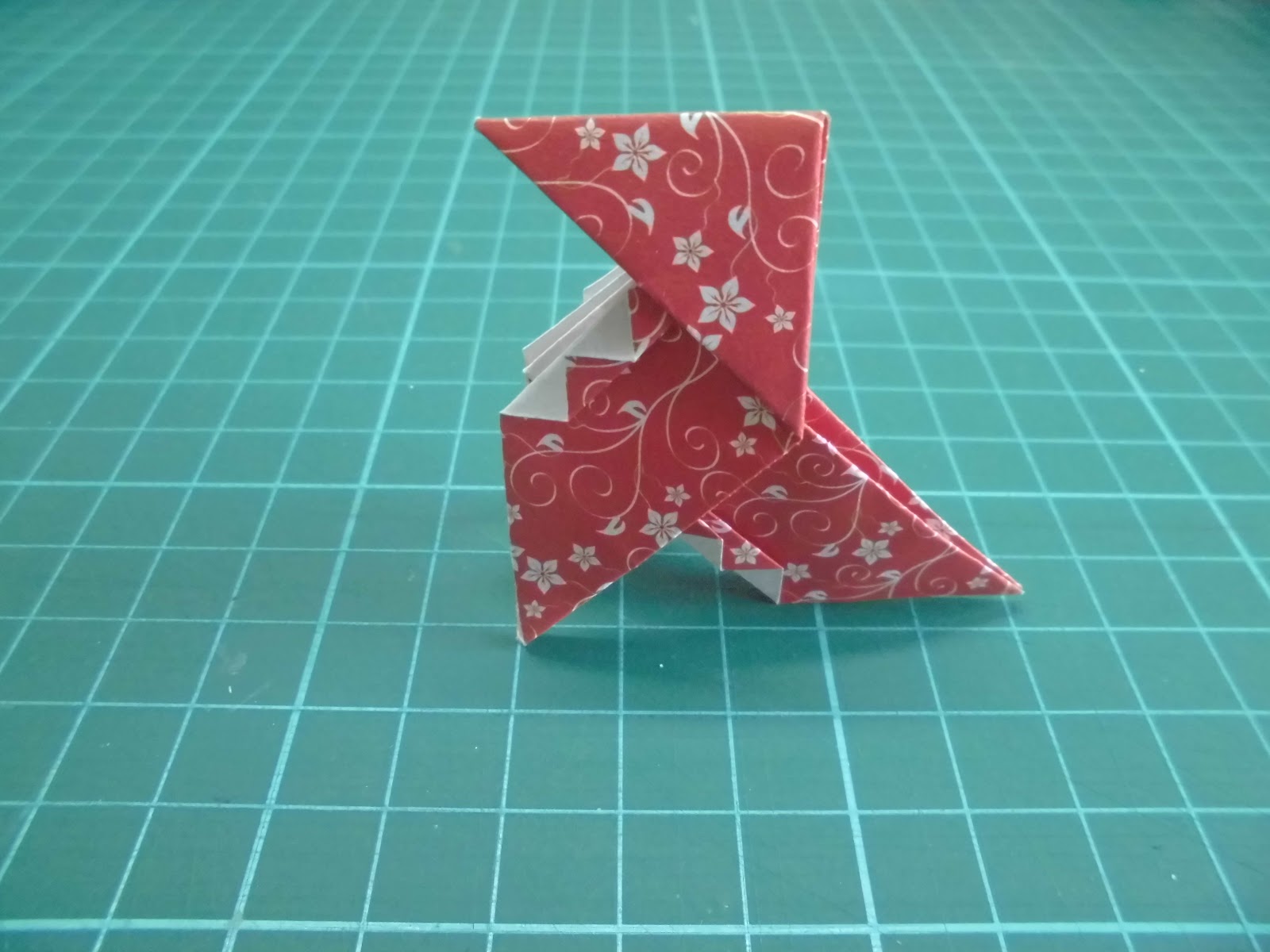 origami: Pajarita IV