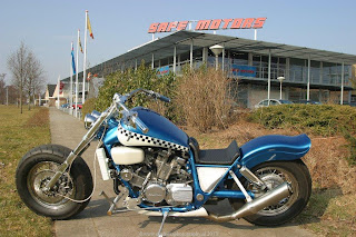 www.CustomBikeShow.com : Blue Super Magna