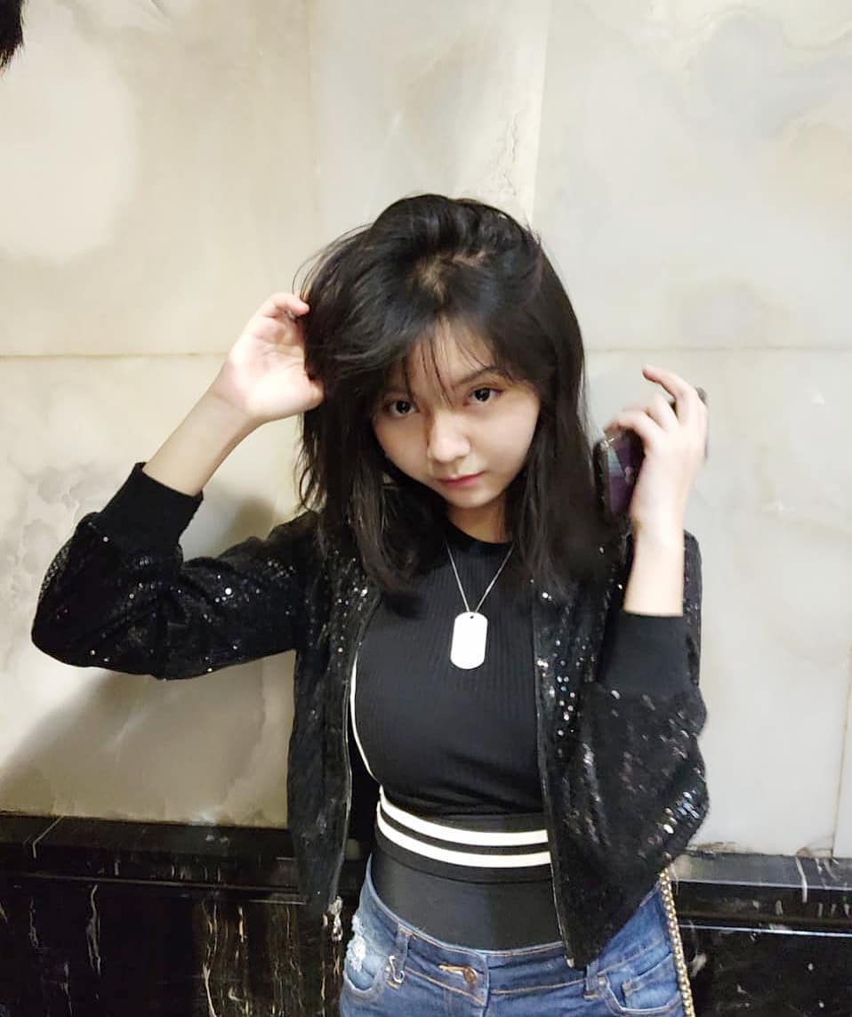 √ Biodata dan Profil Sarah Viloid - Riwayatmu