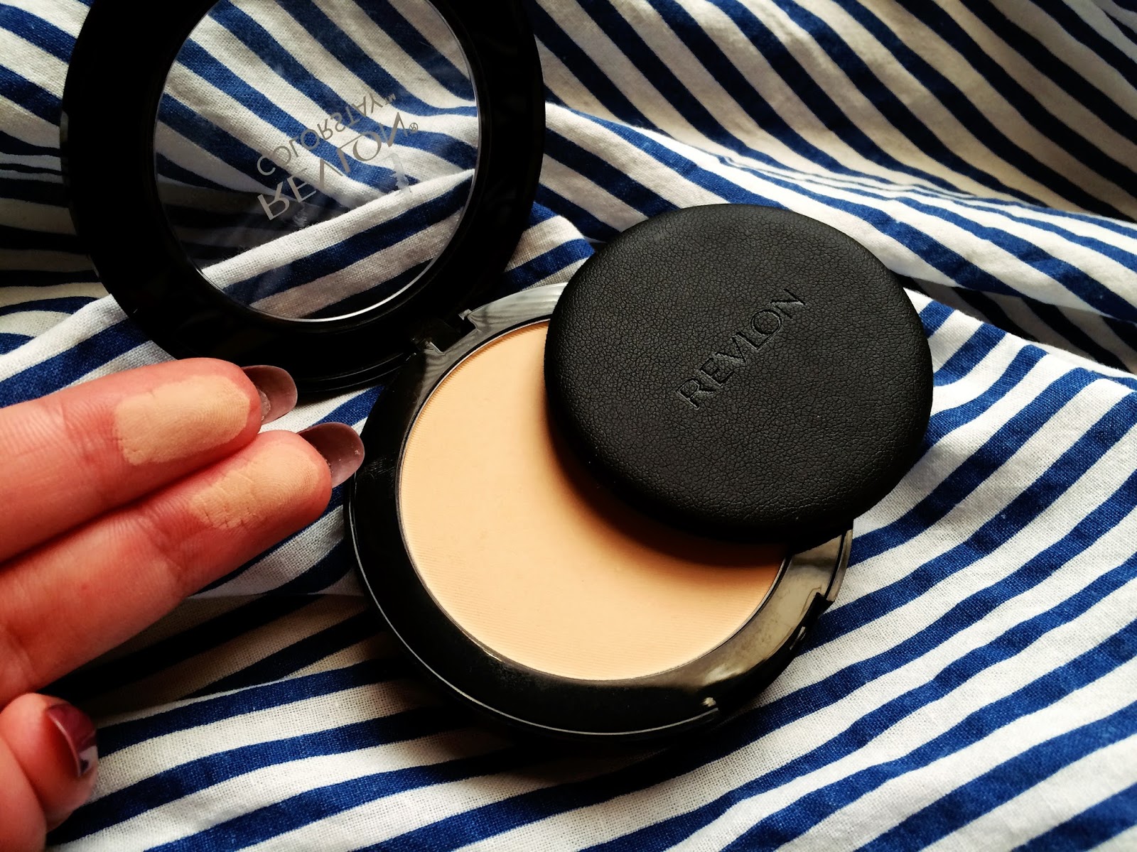 SSForeverMakeup1: Revlon Colorstay pressed powder