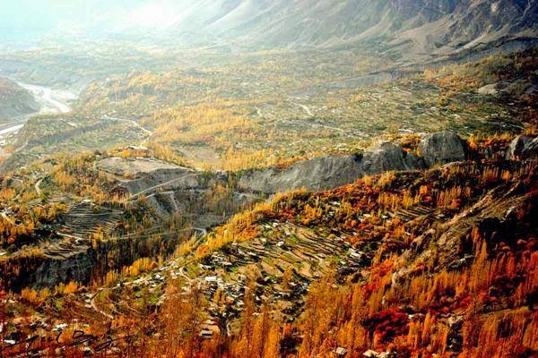 The Hunza Valley (The Dignified Hunza): Duiker Altit Hunza