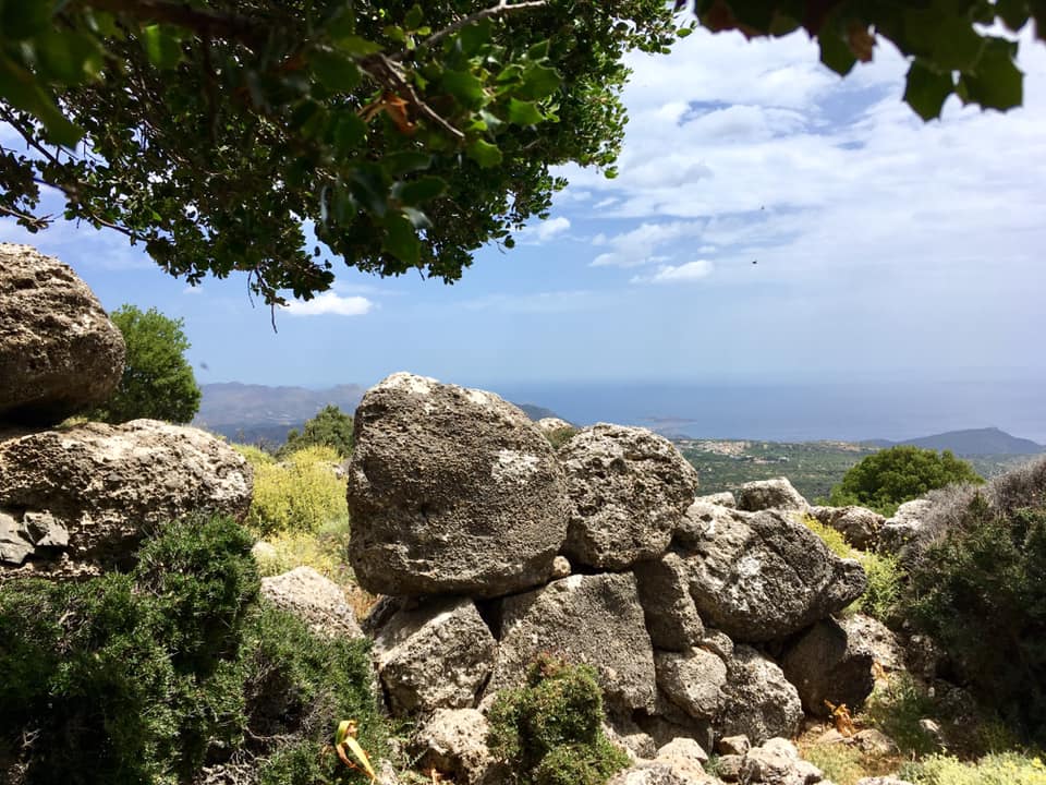 ΟΡΕΙΒΑΤΙΚΟΣ ΣΥΛΛΟΓΟΣ ΑΓΙΟΥ ΝΙΚΟΛΑΟΥ: ΠΕΖΟΠΟΡΙΑ ΣΤΑ ΜΙΝΩΙΚΑ ΜΟΝΟΠΑΤΙΑ ...