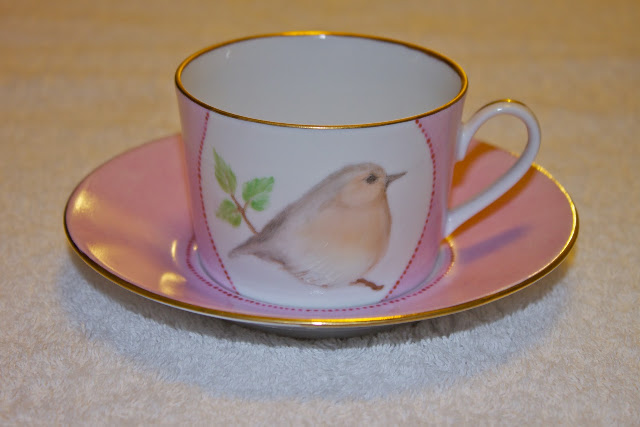 Tiny Little joys of life: Birds Birds Birds..... and tea cups!