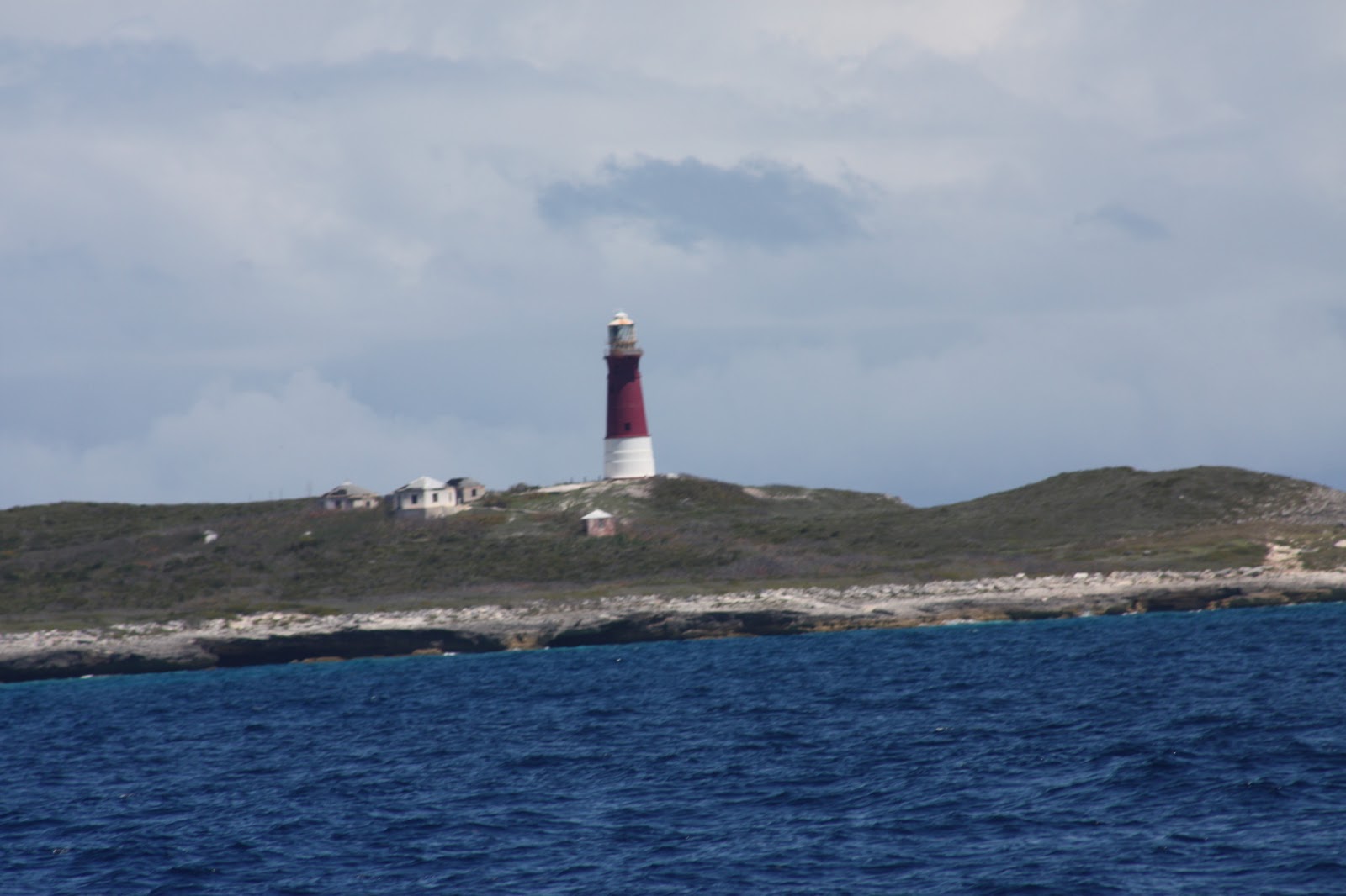 Meandering Joy: Cistern Cay to Lynyard Cay--April 8