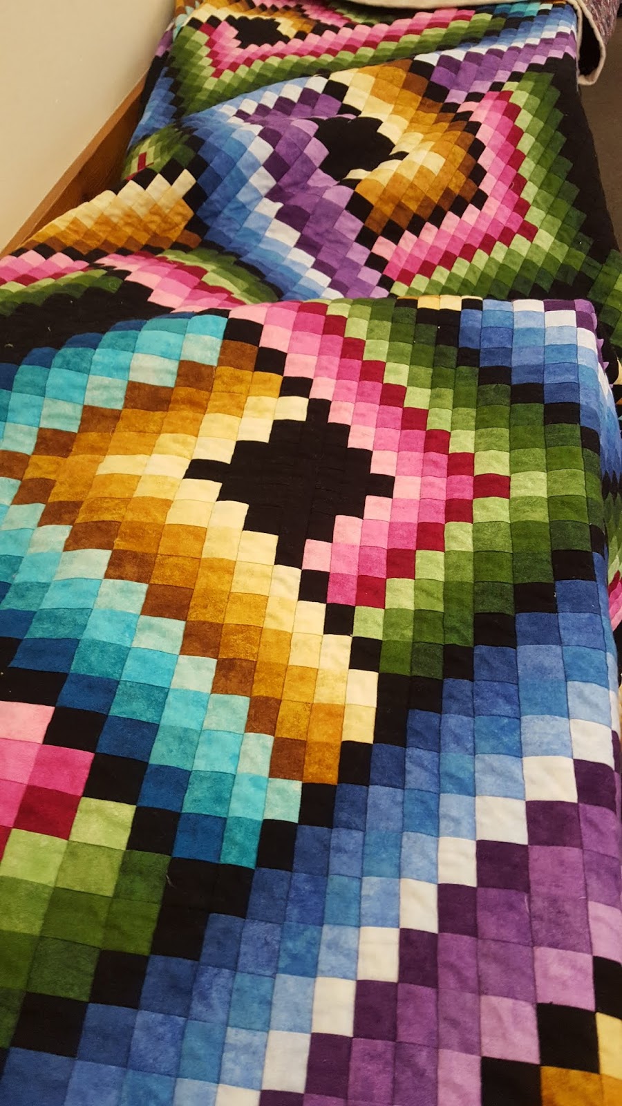 Quiltingorchardist: Bright Quilt.
