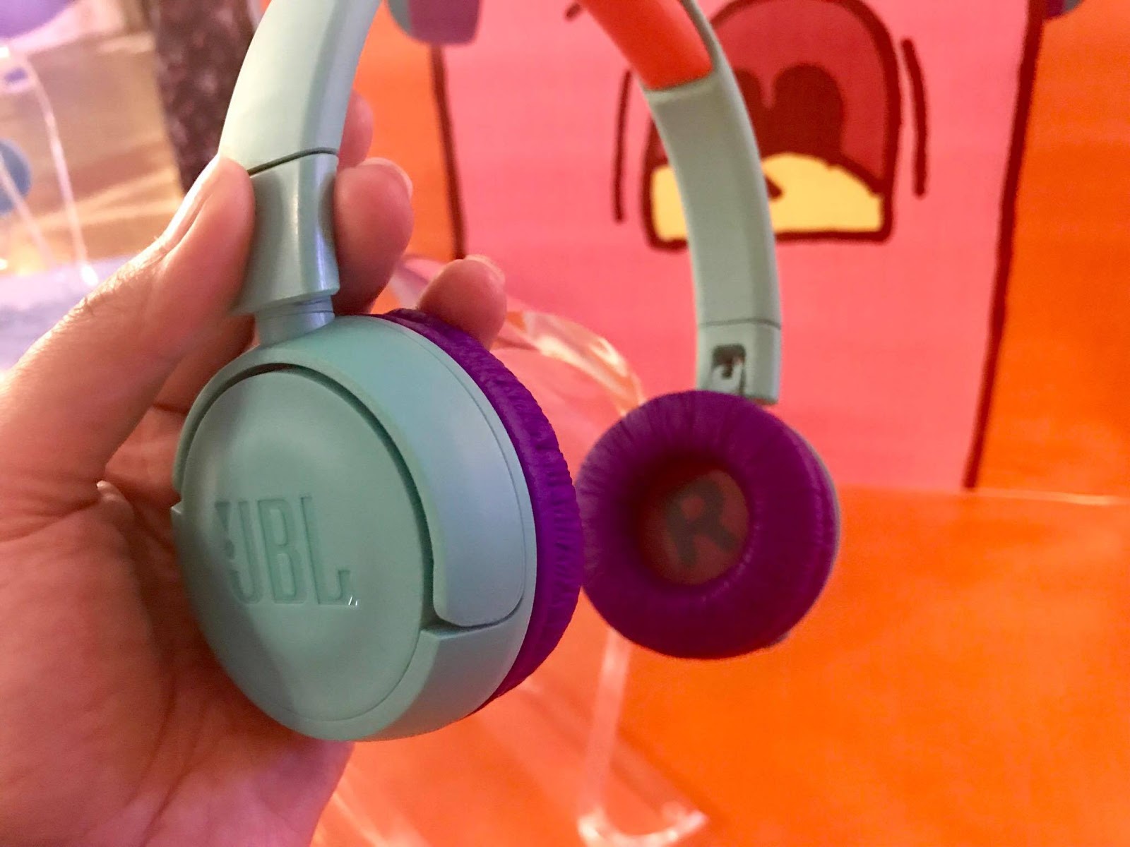 LOOK JBL UNVEILS NEW KID-FRIENDLY JBL® Jr. HEADPHONES + REVIEW ...