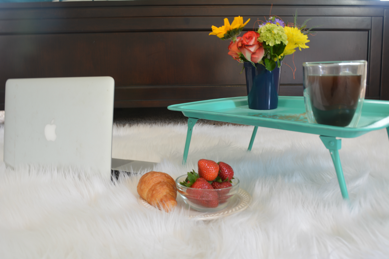 DIY Vintage Metal Breakfast Tray Makeover | Thriftanista in the City