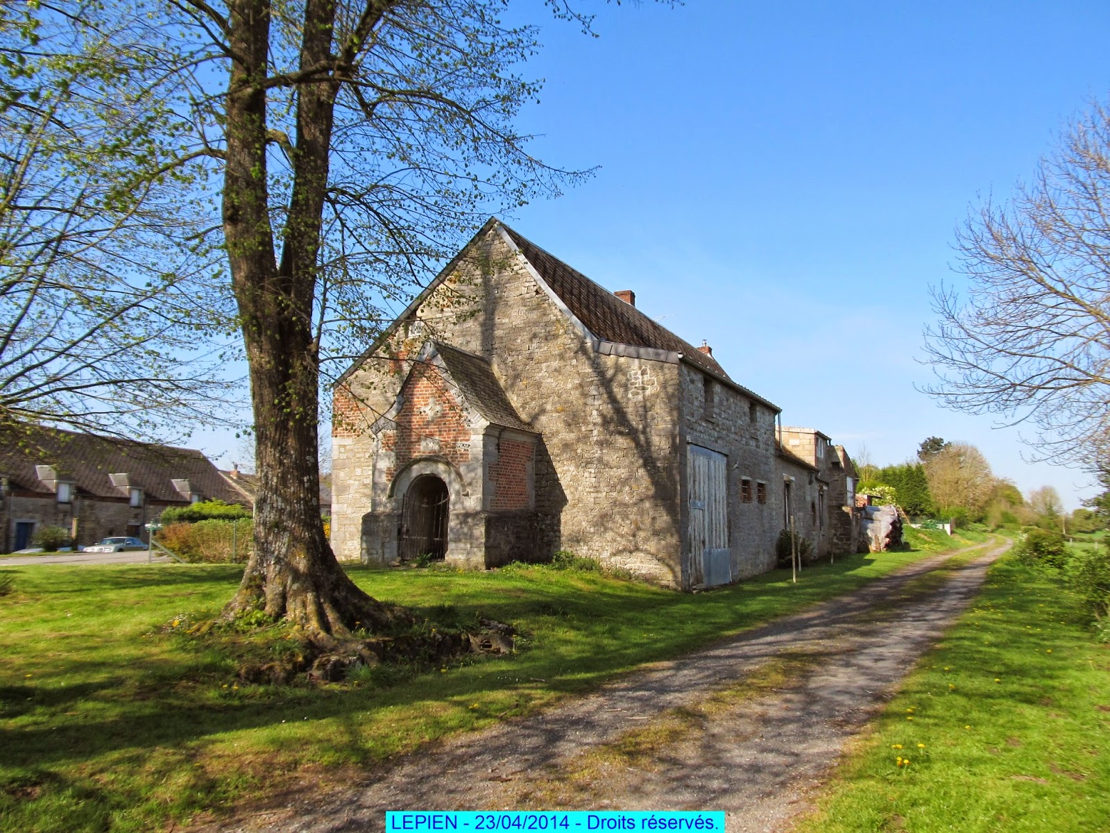 Nos chapelles: Chapelle aux tilleuls (Wallers en Fagne)