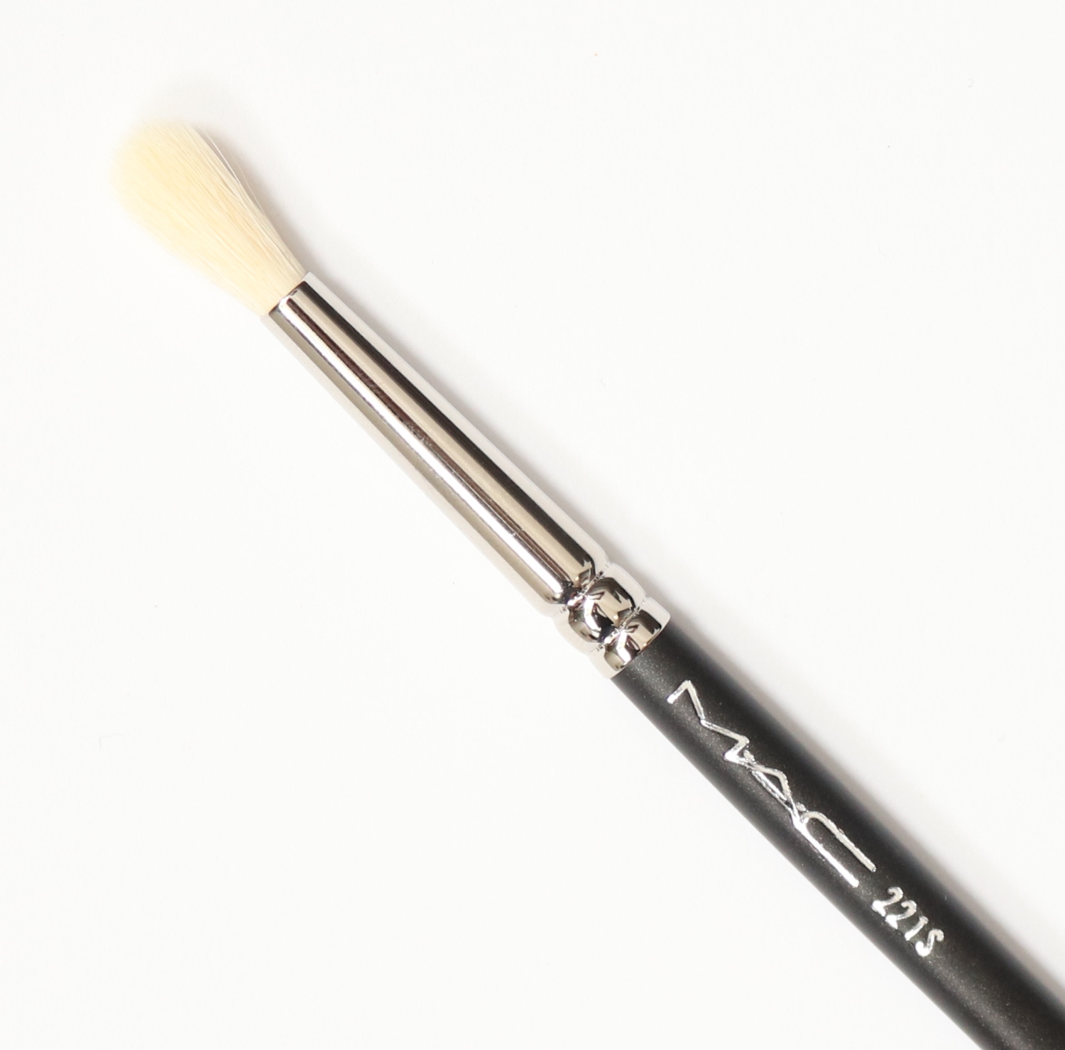 MacKarrie Beauty Style Blog: MAC 221S Mini Tapered Blending Brush