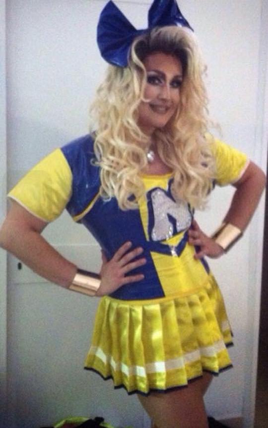 Runny Magma: Drag Stories #4: Nehellenia, la showgirl del Muccassassina