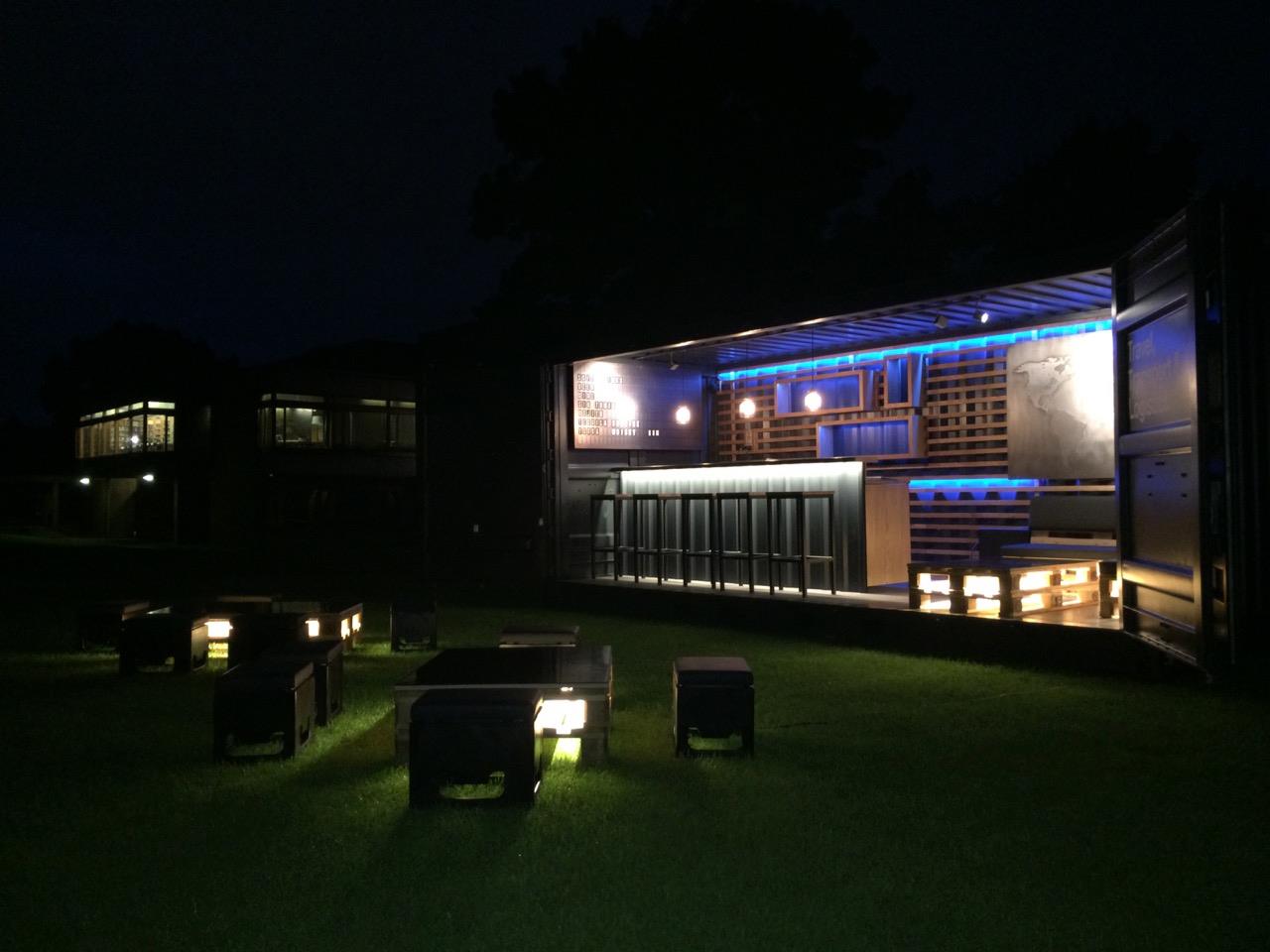 Shipping Container Homes & Buildings: Transportable Shipping Container Bar