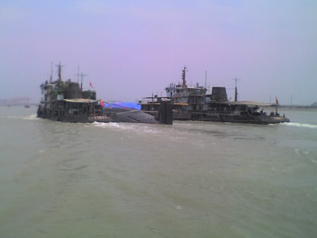 China Defense Blog: Slow boat to Shanghai for the Qing class SSK.