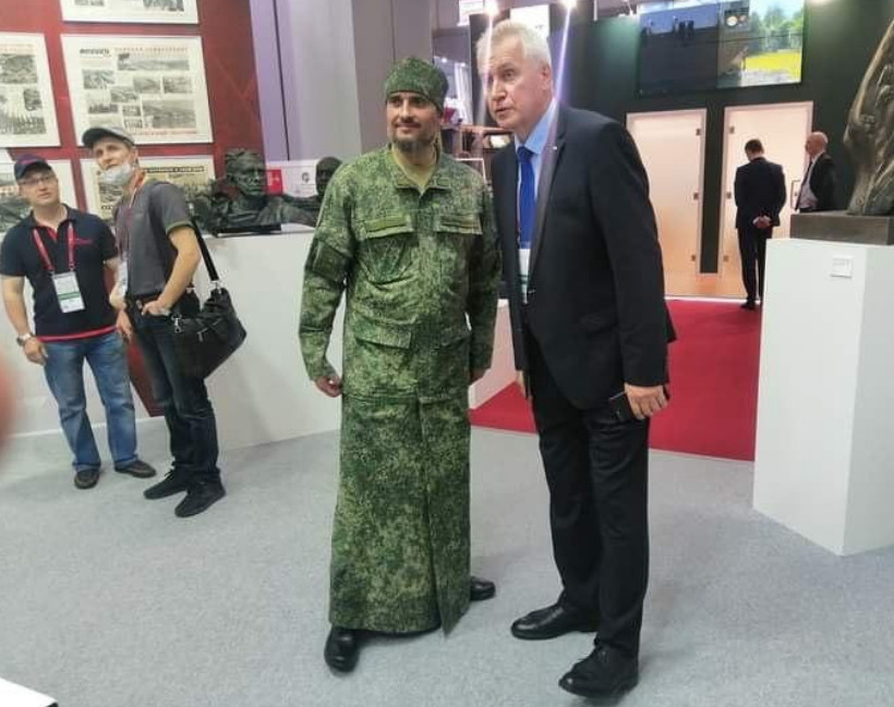 Camouflage Robes in the army: Paraphernalia for Priests Camouflage Robes in the army: Paraphernalia for Priests