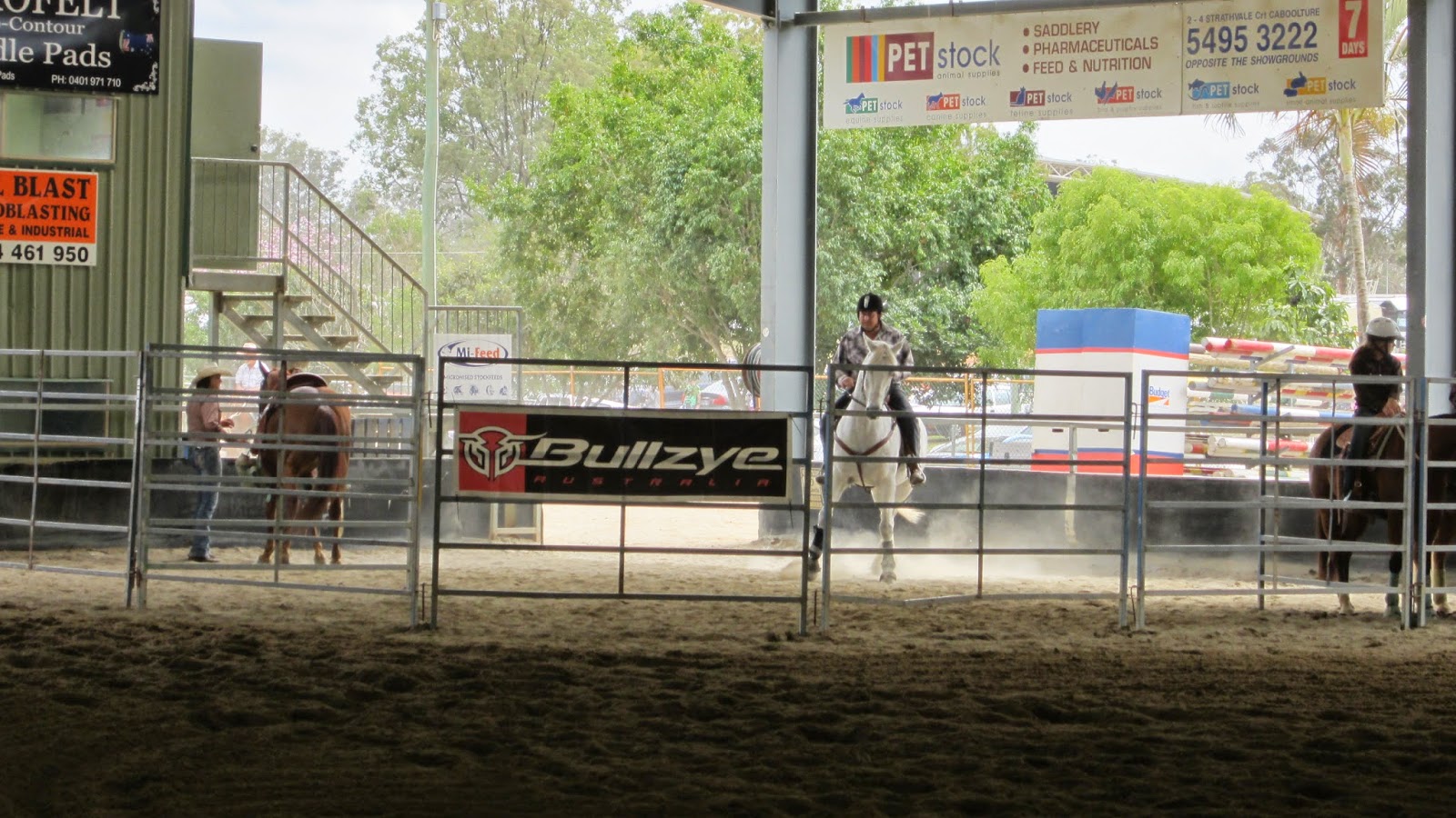 Tami Down Under: Caboolture Market - Rodeo
