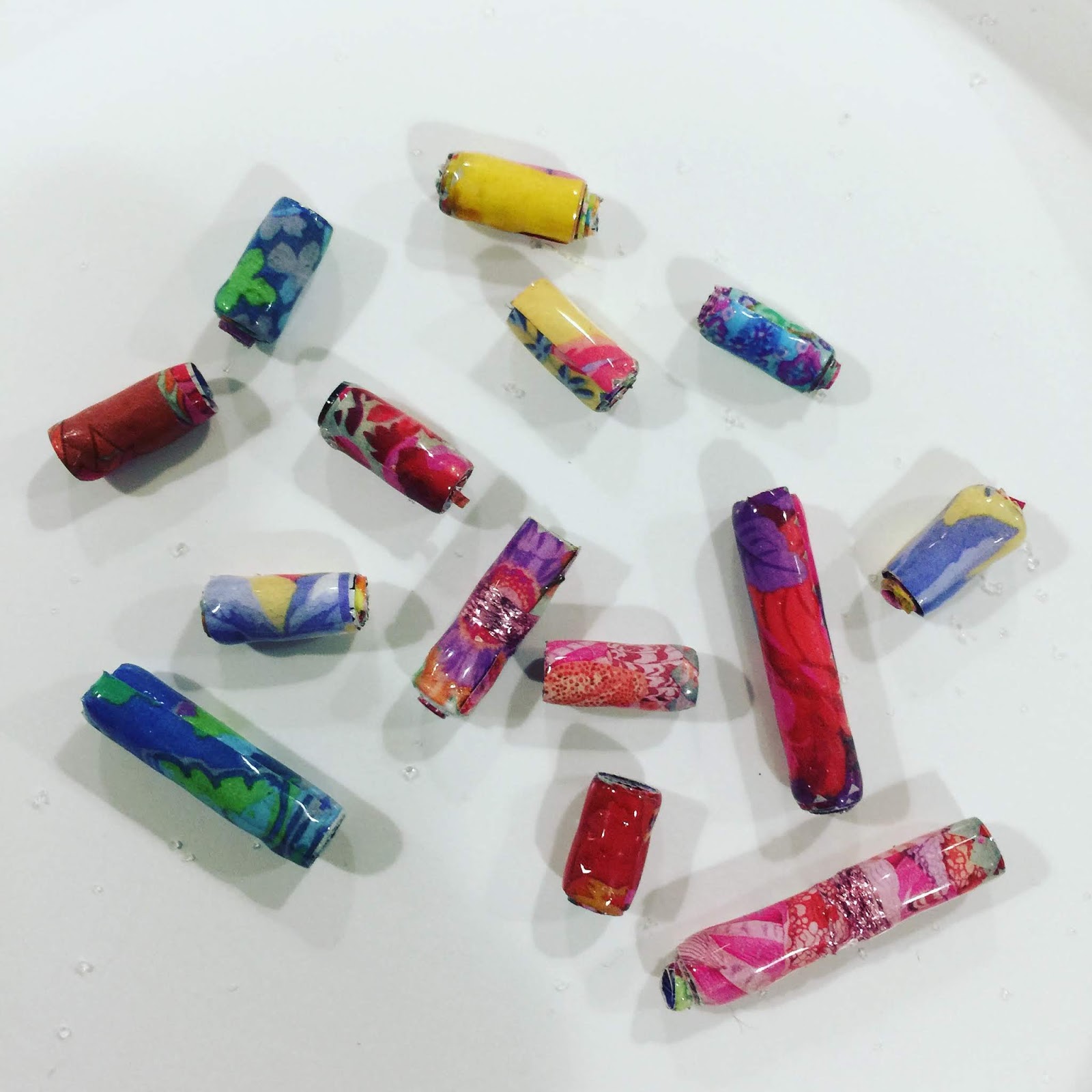 The Bee Lady from Hilltop Farm: How to make your own beads out of magazines