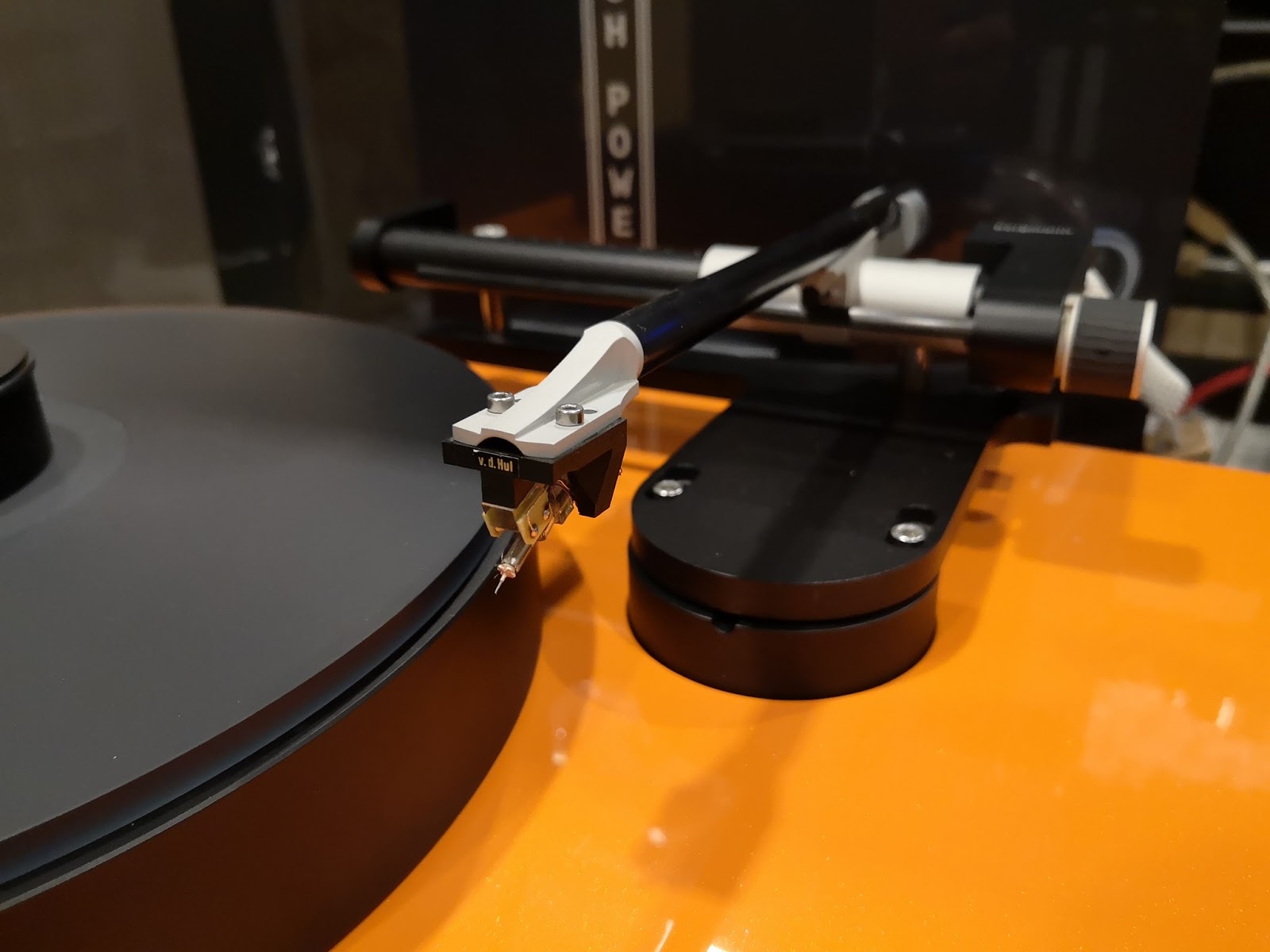 Bergmann Audio Magne airbearing turntable – M & S | Ultimate High-Fidelity